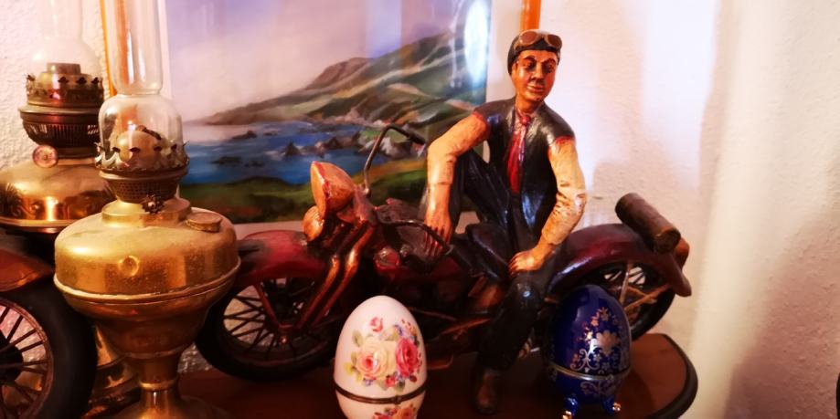 Starinski modeli automobila i motora