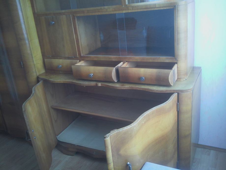 Starinski namjestaj-staklena vitrina,ormari,komoda