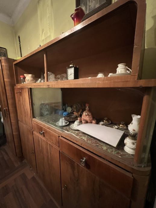 Starinski namještaj - ormari i kredenci