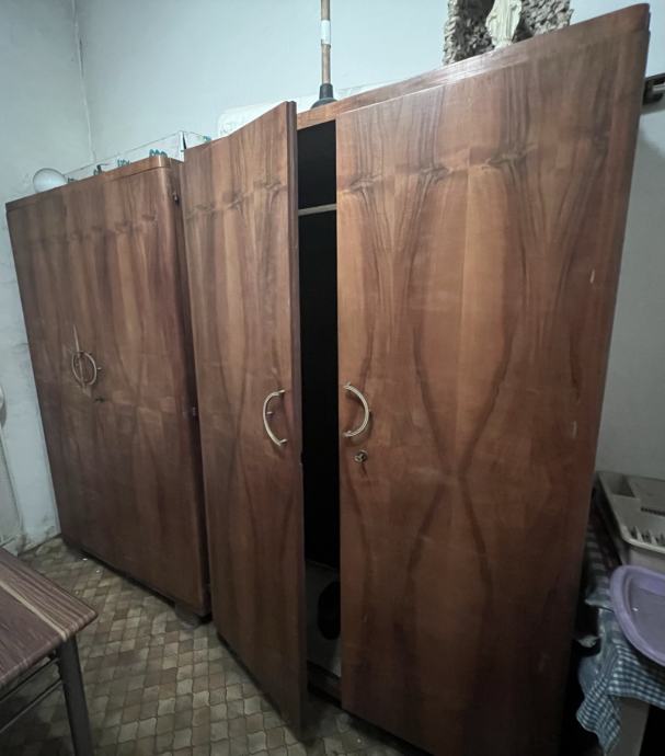 Starinski namještaj - ormari i kredenci