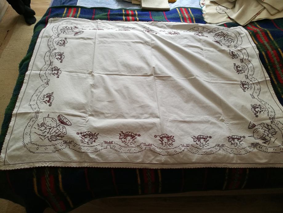 Starinski ručnici i stolnjaci ( stari preko 100 godina )