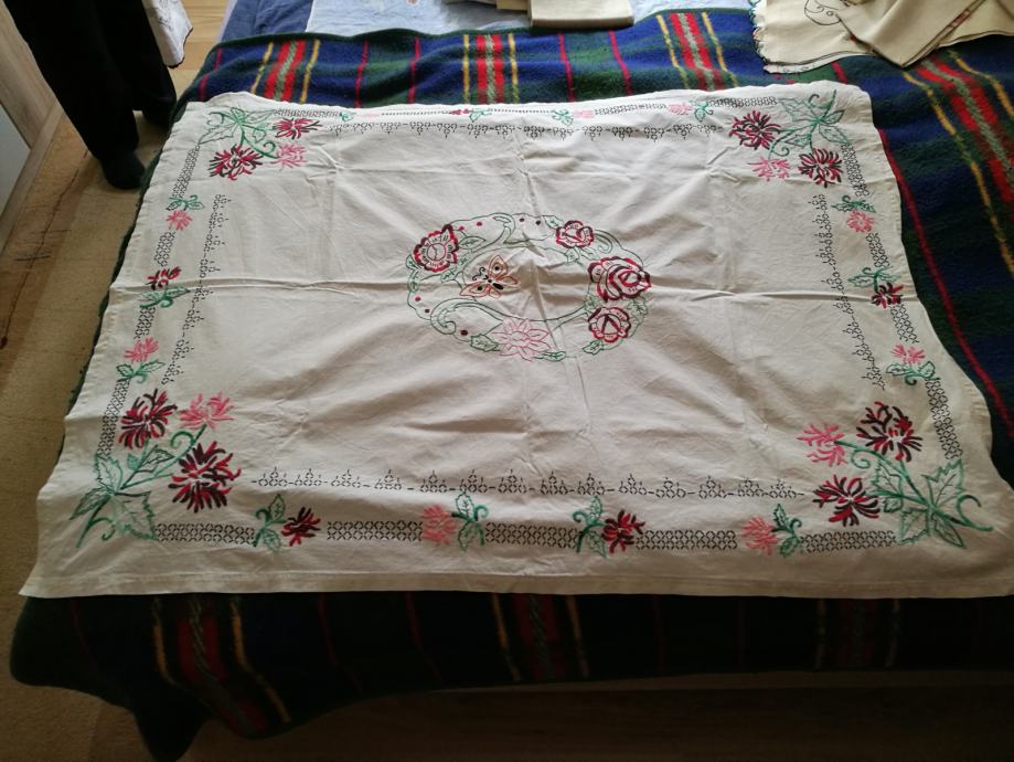 Starinski ručnici i stolnjaci ( stari preko 100 godina )