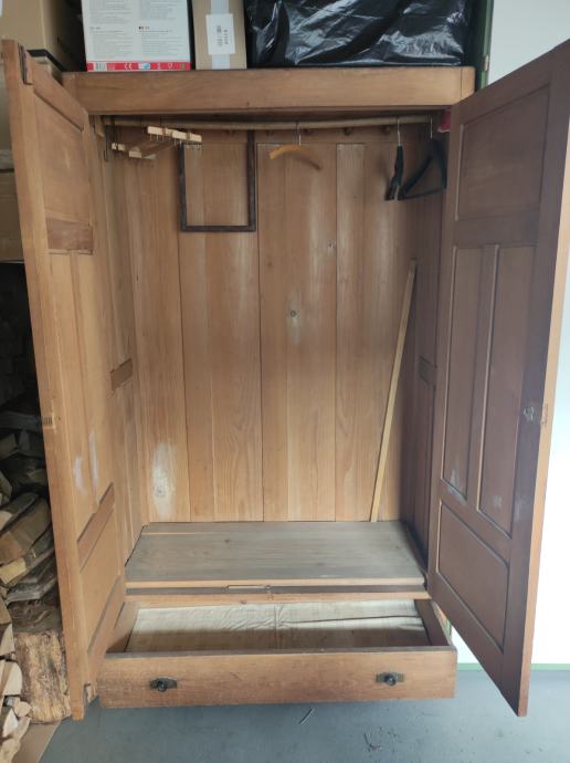 Starinski seoski drveni ormari