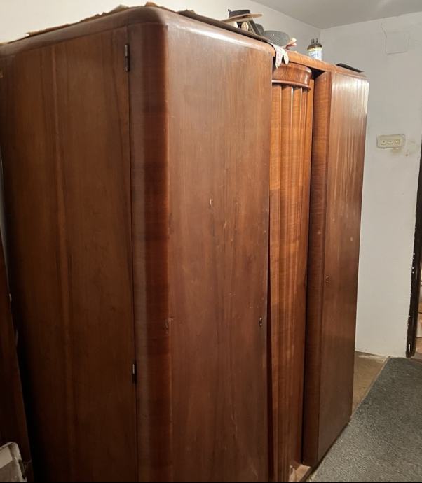 Starinski trokrilni ormar