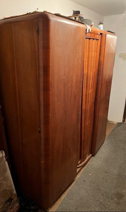 Starinski trokrilni ormar