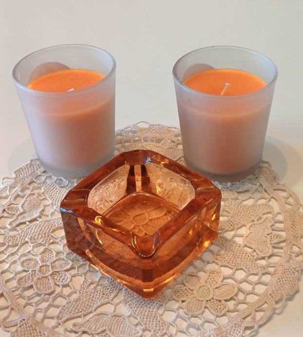 staro staklo u boji jantara, vaza pepeljara