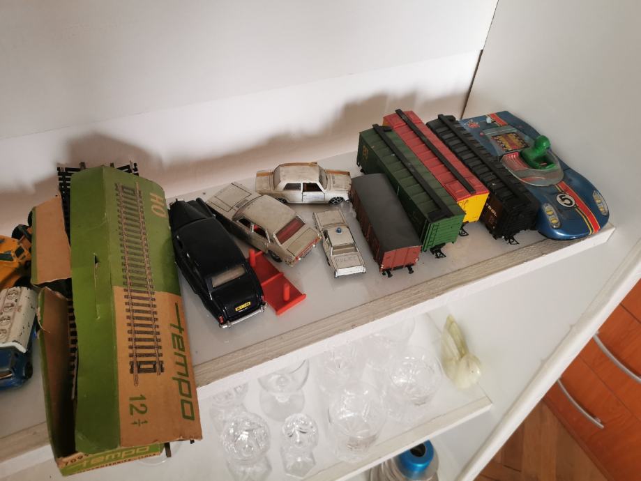 Vintage igračke gumene, plasticne, metalni autici...