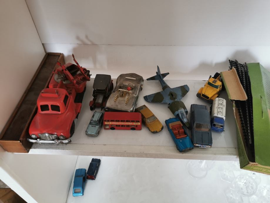 Vintage igračke gumene, plasticne, metalni autici...