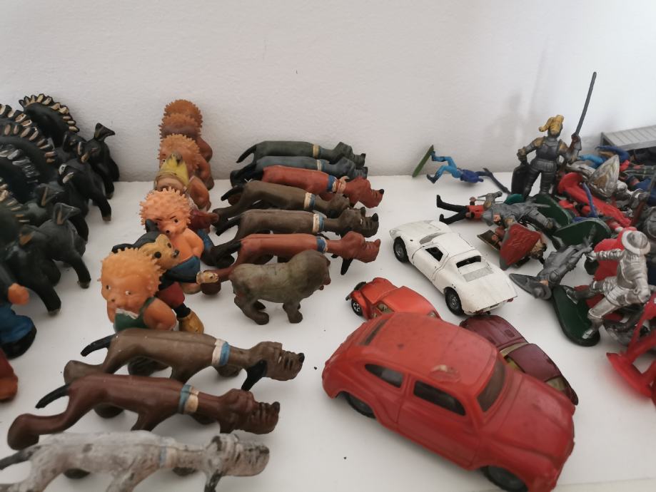 Vintage igračke gumene, plasticne, metalni autici...