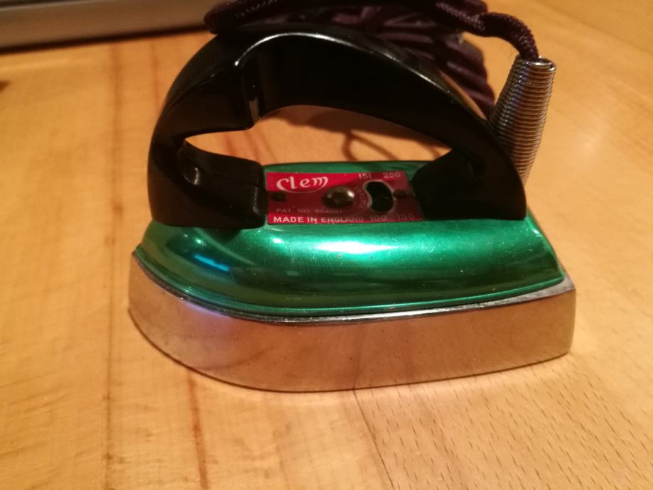 Vintage mini putna pegla iz 40 god.