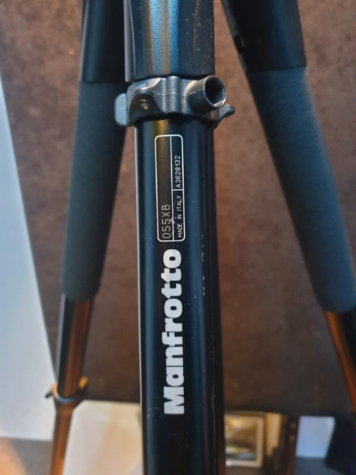 Manfrotto 055XB stativ + 700RC2 video fluid head