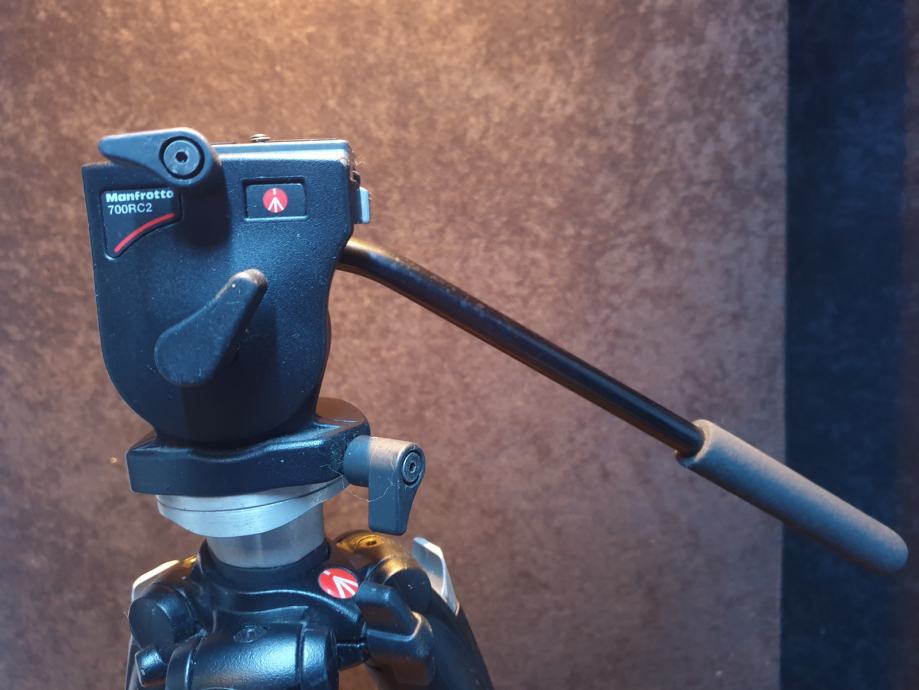 Manfrotto 055XB stativ + 700RC2 video fluid head