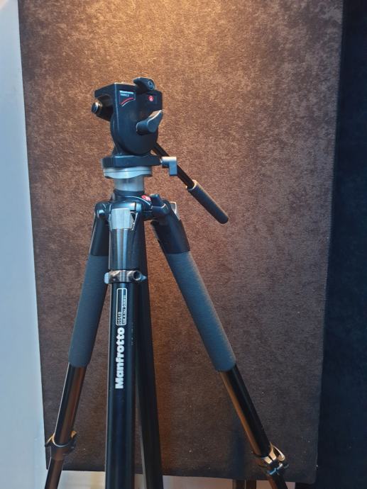 Manfrotto 055XB stativ + 700RC2 video fluid head