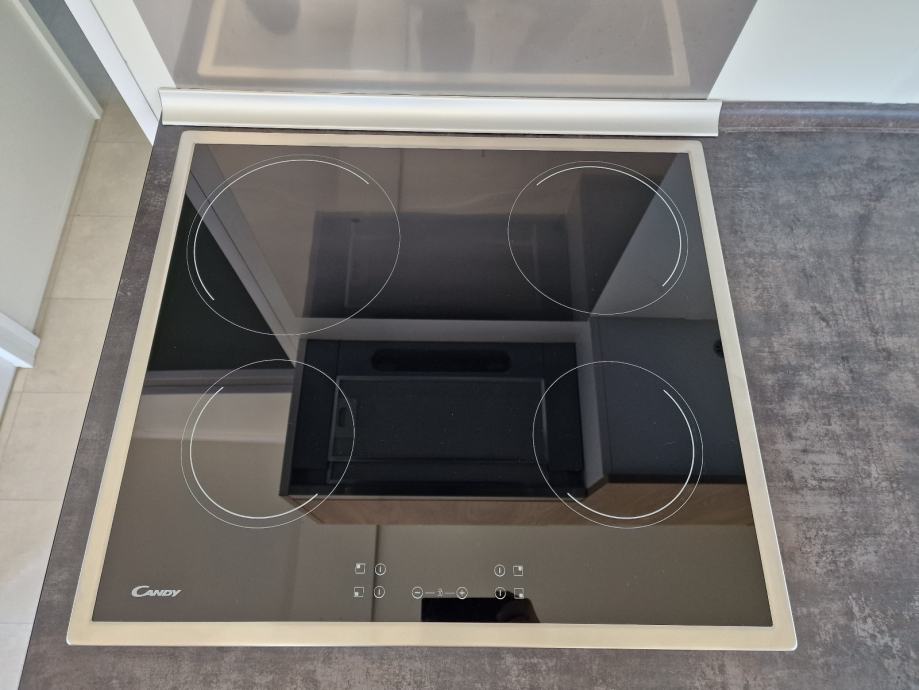 Candy CH64FC, staklokeramička ploča, jednom korištena, 160 eura.