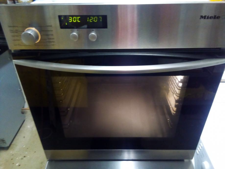 MIELE PEČNICA CLASIC 365-2B-KAT NABAVITA U ŠVICARSKOJ