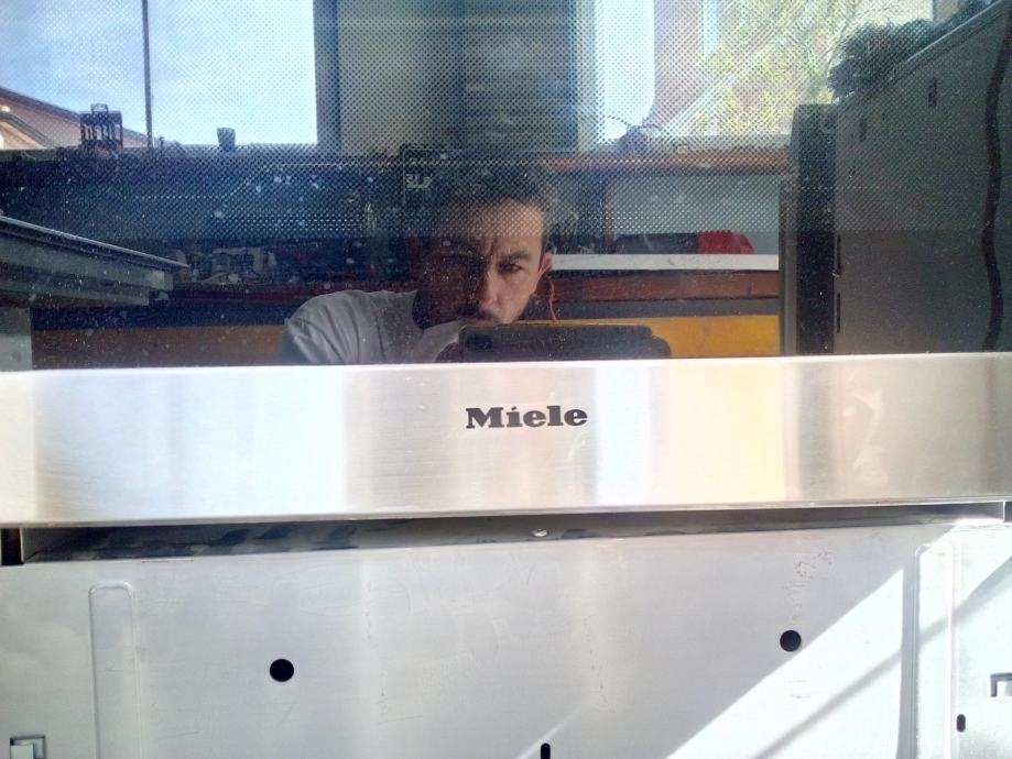 MIELE PEČNICA MODEL H 4640-60B-CAT NABAVLJENA U CIRIH