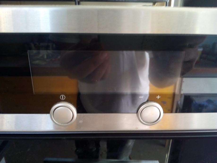 MIELE PEČNICA MODEL H 4640-60B-CAT NABAVLJENA U CIRIH