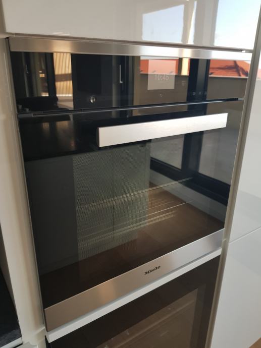 ODLICNA MIELE DGC 6660 KOMBINIRANA PARNA PECNICA