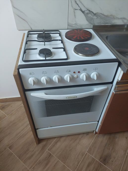 pec sporet na plin struja