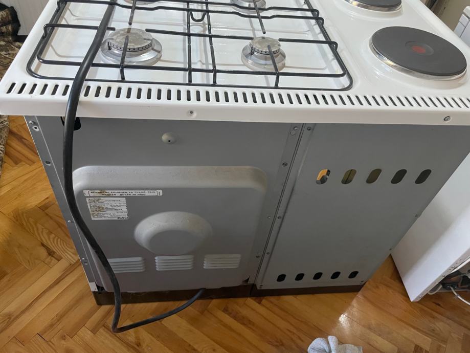 Štednjak/peć GORENJE 4 plin+2 struja, na bocu i gradski plin
