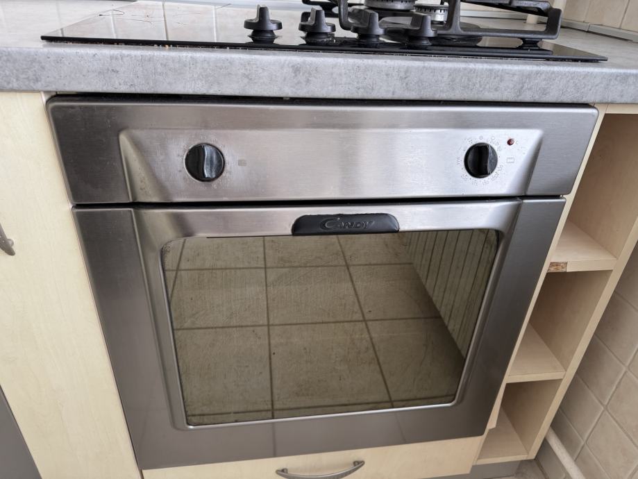 Ugradbena pecnica Candy