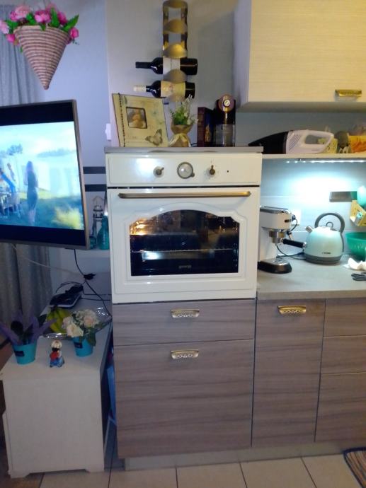 Ugradbena retro pećnica Gorenje