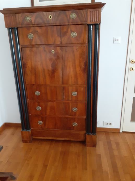 Antikni ormar/sekreter