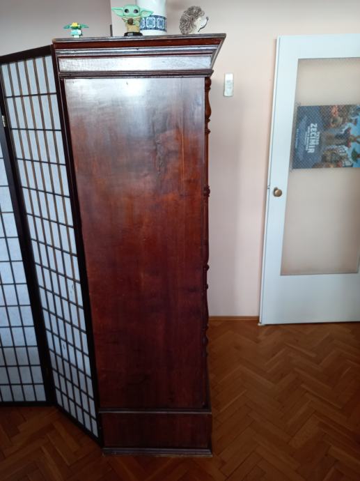 ANTIKNI ORMARI 2 KOMADA