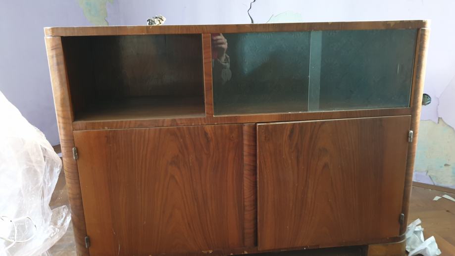 ANTIKVITET !! Starinska velika drvena vitrina / regal / ormar,, krevet