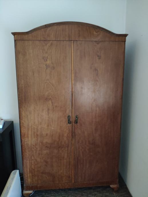 Ormar starinski puno drvo Hitno!