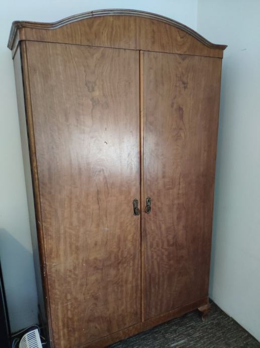 Ormar starinski puno drvo Hitno!