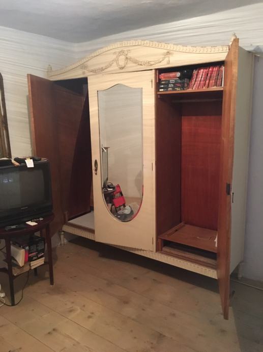 Ormar, stilski, trokrilni s ogledalom, samostojeći