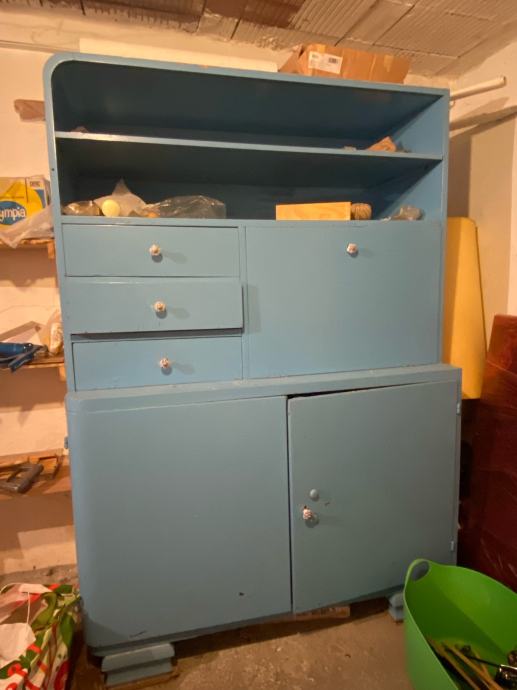 Poklanjam stari ormar