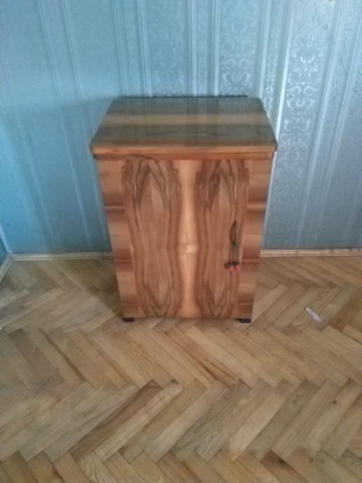 Regal komoda ormari krevet psiha nocni ormari stol sivaca masina