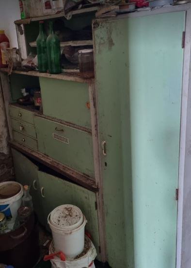 Stari ormari i kredenci,više komada,povoljno,,retro,,vintage