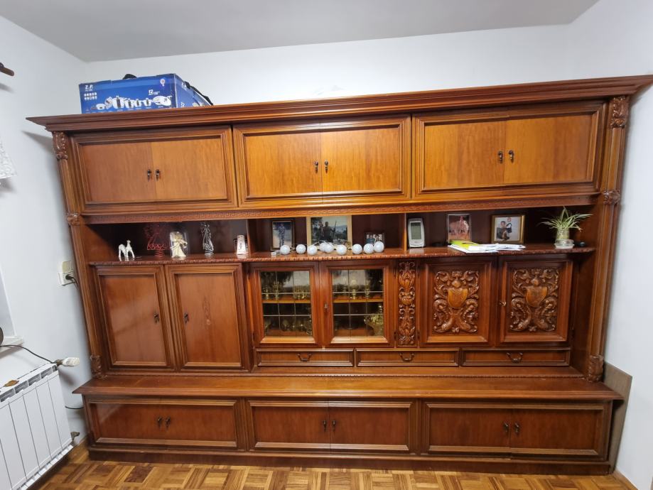 Starinska vitrina / ormar (310x208cm)