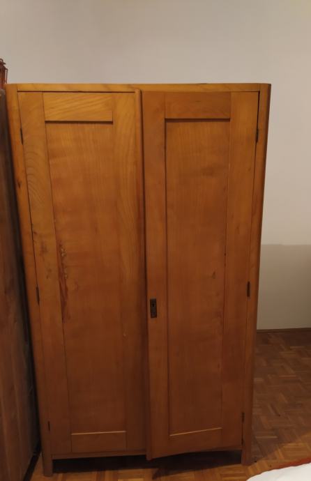 Starinski garderobni ormar poklanjam