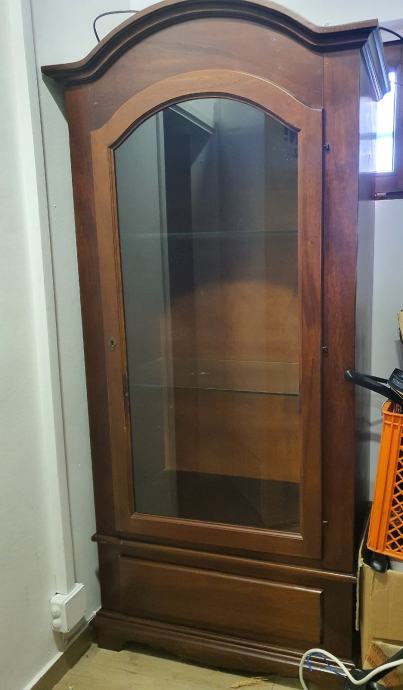 Stilska vitrina/ormar