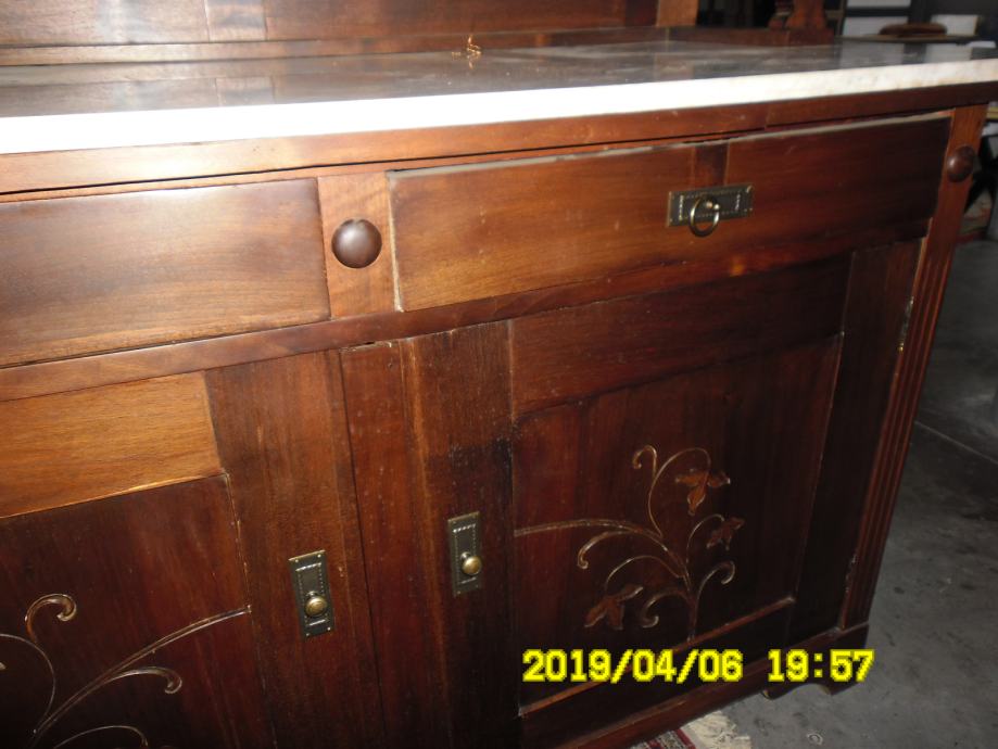 STILSKA VITRINA SECESIJA