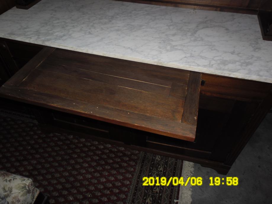 STILSKA VITRINA SECESIJA