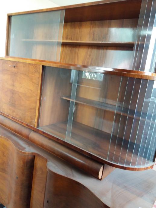 Stilski ormar i vitrina - vrlo povoljno!