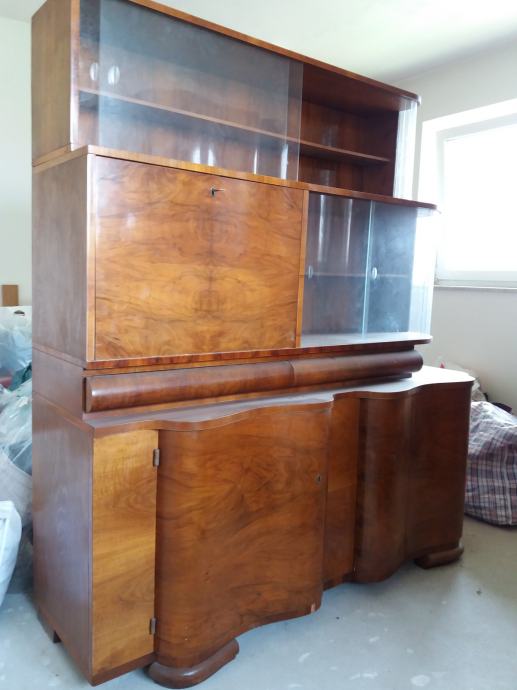 Stilski ormar i vitrina - vrlo povoljno!