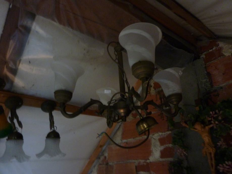 Razne ukrasne lampe- stolne, zidne i lusteri - vrlo povoljno