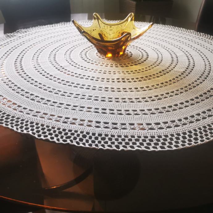 Heklani stari stolnjak