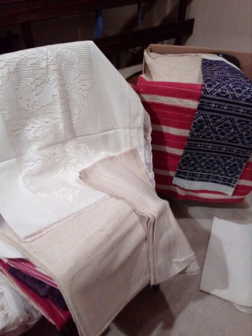 Starinski stolnjaci I plahte