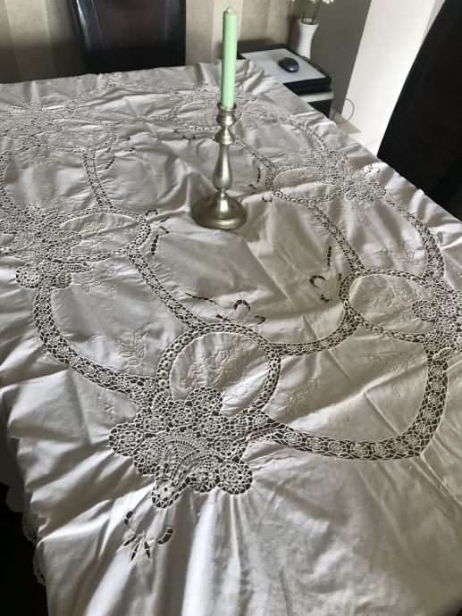 Stolnjak pamučni sa vezom