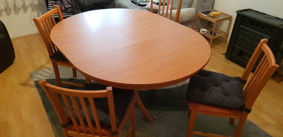 Blagovaonski okrugli stol na razvlačenje sa staklom i 4 stolice