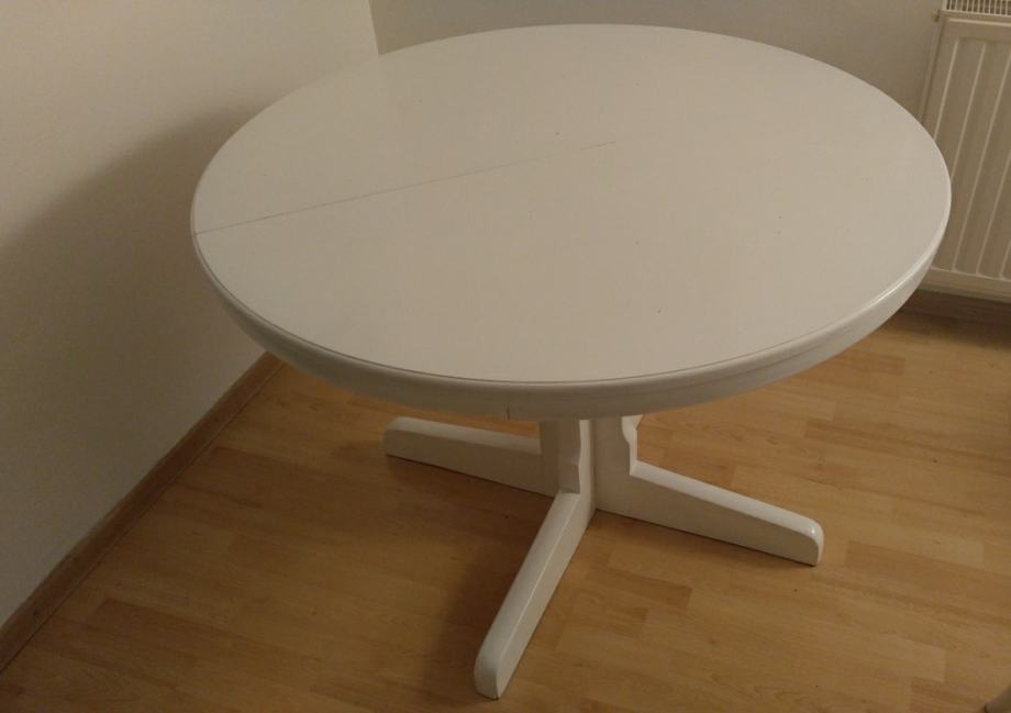 Drveni okrugli stol na razvlačenje