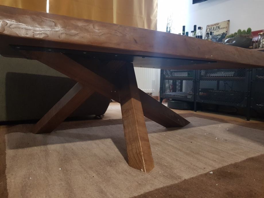 Drveni stol, puno drvo, dizajnerski.