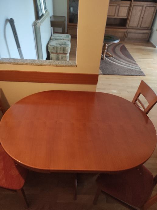 Kuhinjski okrugli stol na razvlačenje + stolice